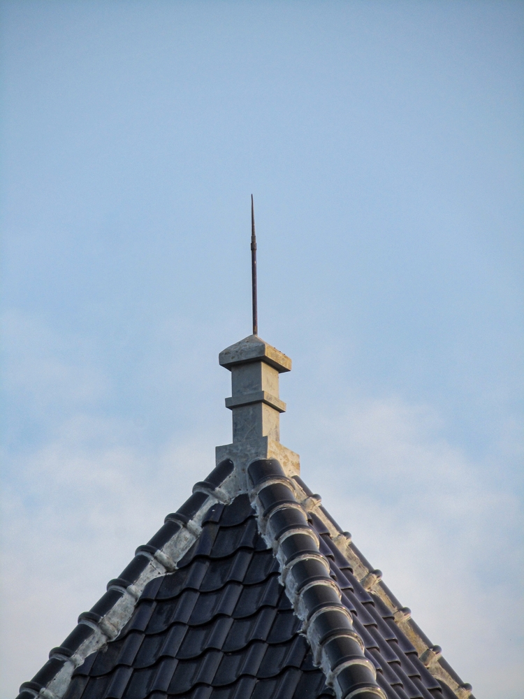 Paratonnerre : rôle, installation et différence avec parafoudre